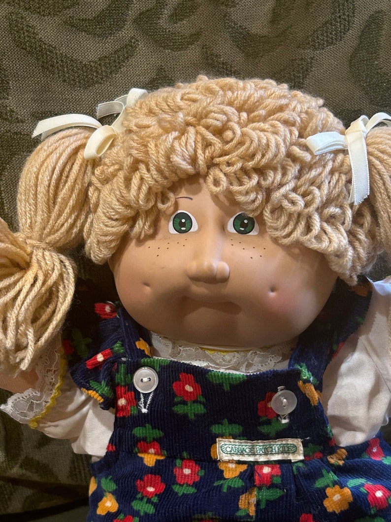 Vintage 1982 Cabbage Patch Kids Girl Green Eyes With Freckles & Pigtails - Etsy