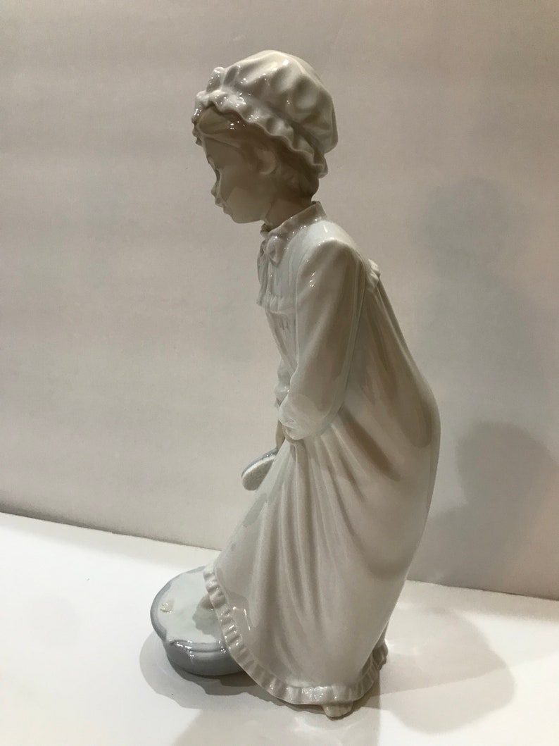 Vintage Nao Girl Washing Feet Figurine by Lladro Figurine - Etsy