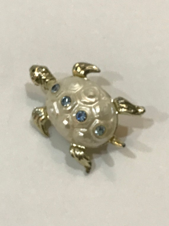 vintage sea turtle brooch - Gem