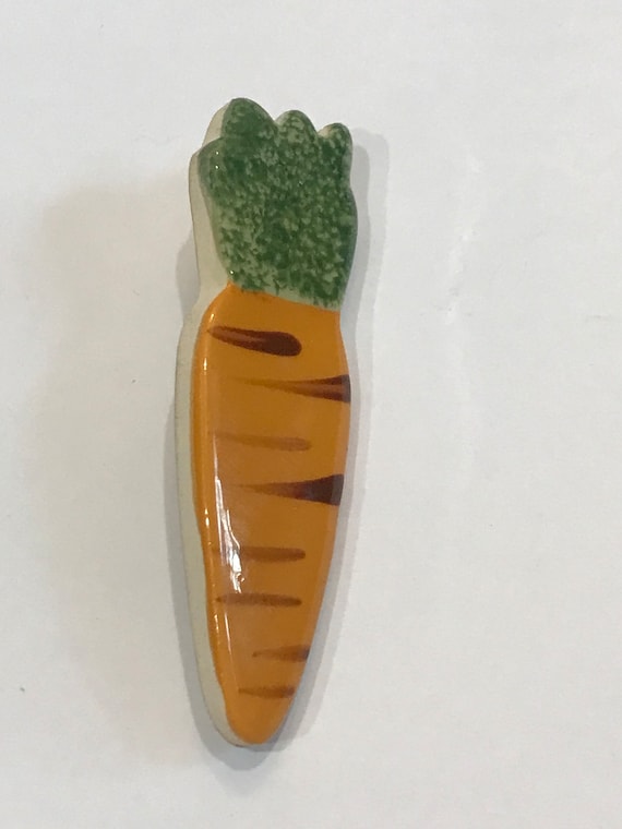 Vintage carrot pin - Gem