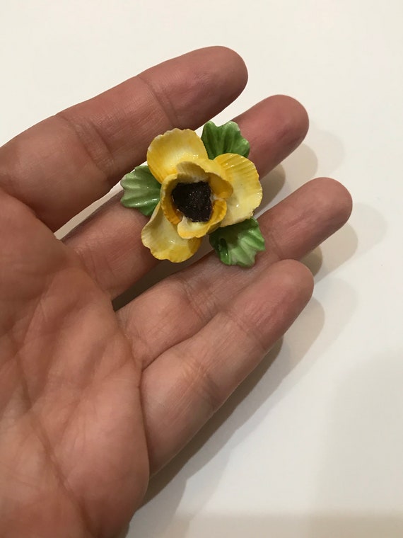Vintage Ceramic Porcelain Yellow Flower Brooch Pin - Gem