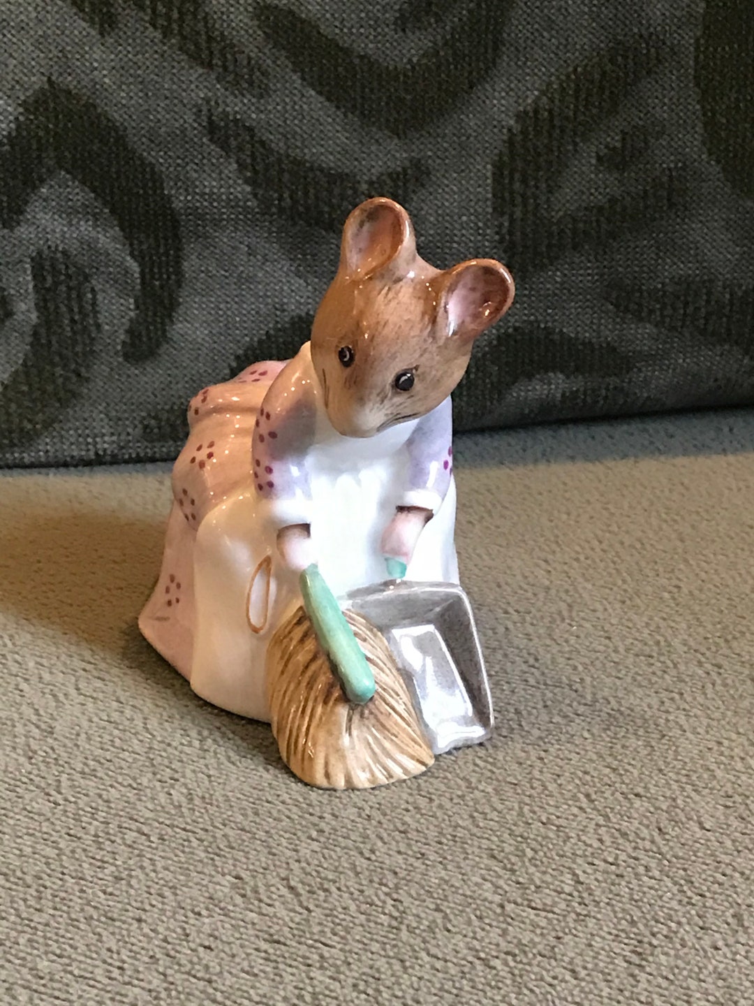 Beatrix Potter Hunka Munka Sweeping Mouse Beswick England Vintage ...