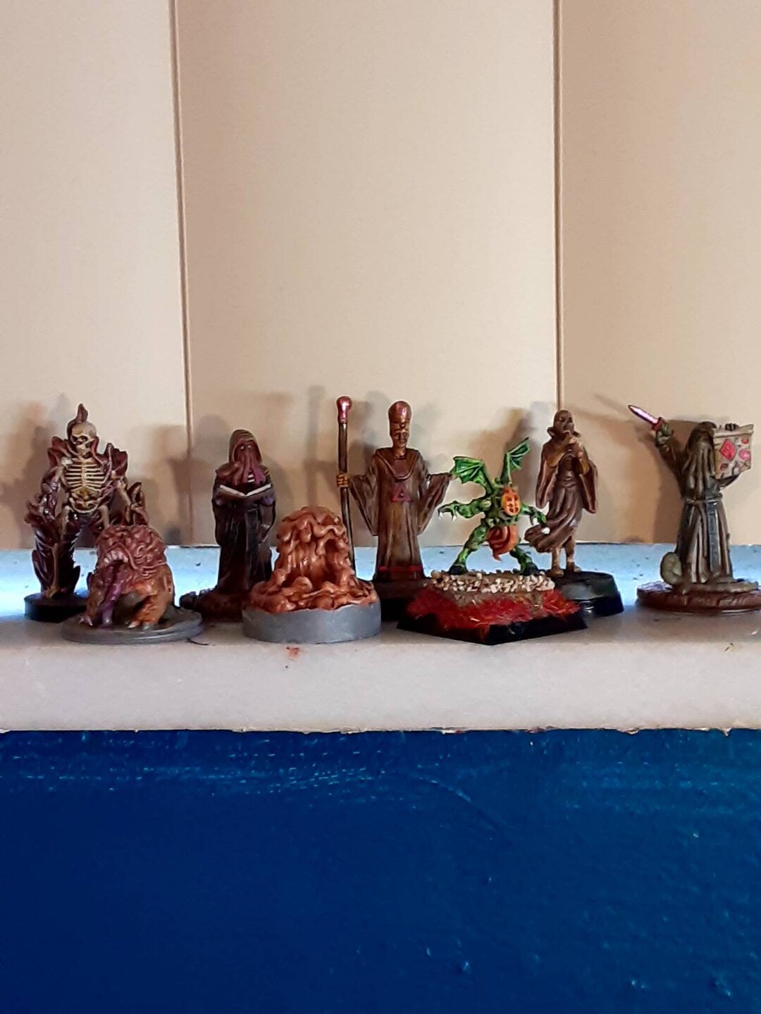 D&d miniatures cultist crue 8 minis in this set 2human cultist/2cthulu ...