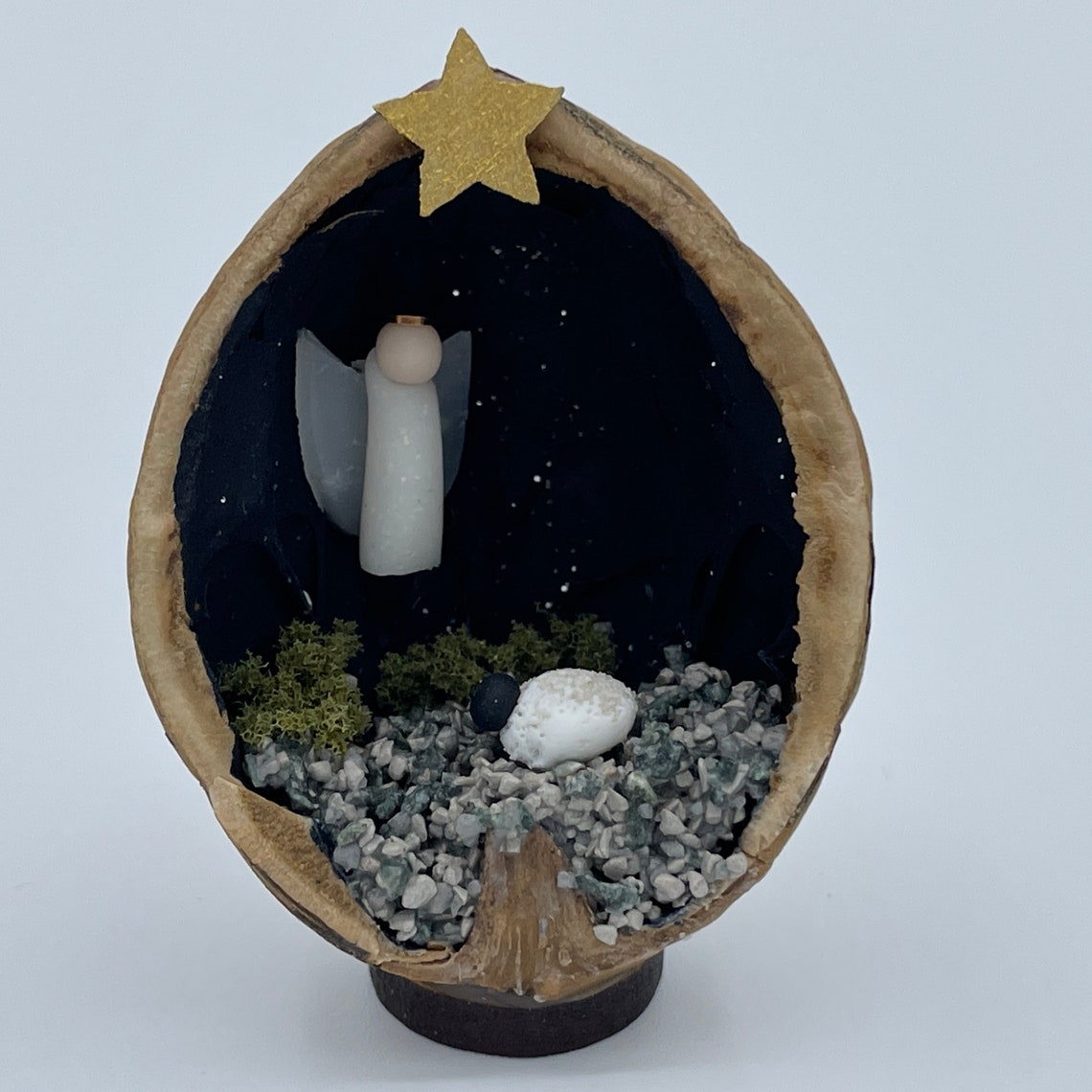 Nativity in A Nutshell Set of 3 Handmade Walnut Shell Scenes - Etsy UK