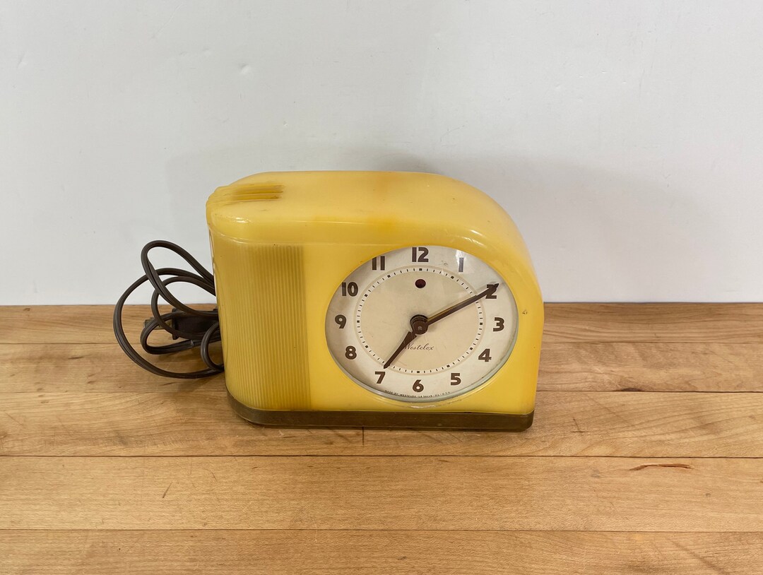 Westclox Yellow Plastic and White Face Electric Moonbeam Alarm Clock ...