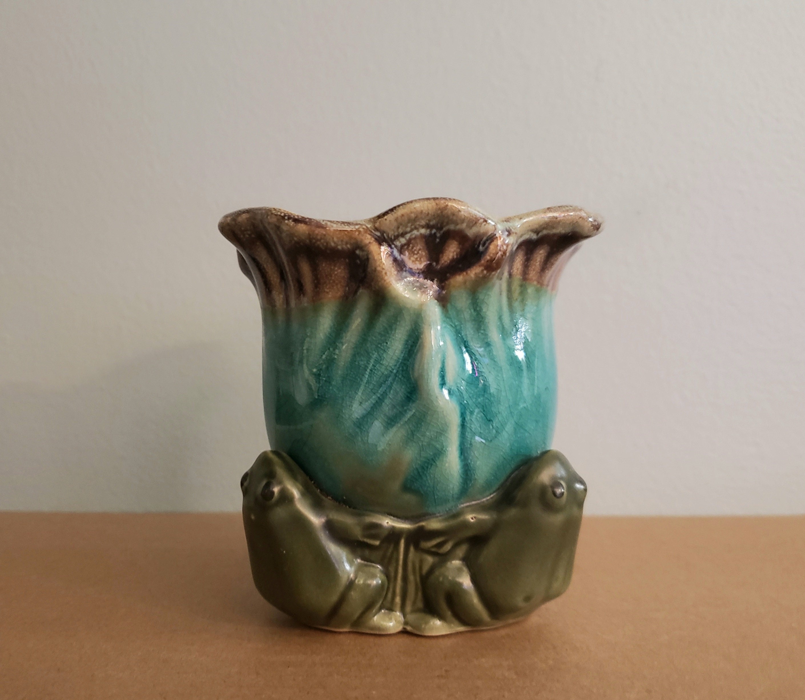 RARE Majolica Lily Pad Flower & Frogs Vase Planter Drip Glazed Pottery ...