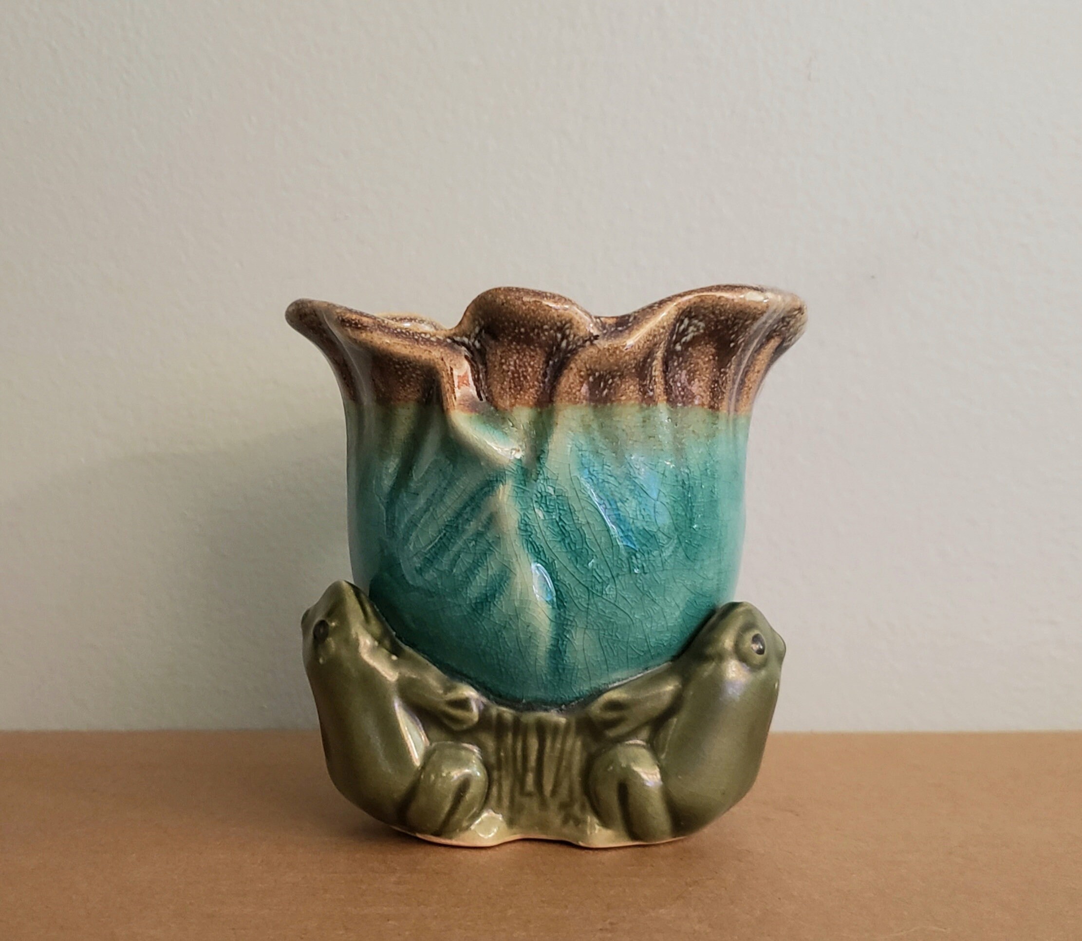 RARE Majolica Lily Pad Flower & Frogs Vase Planter Drip Glazed Pottery ...