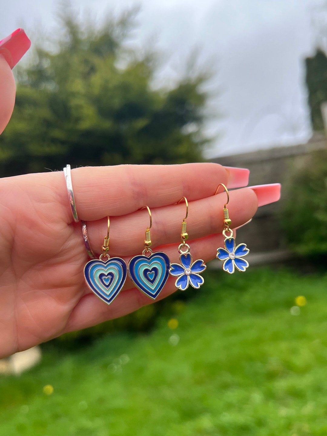 Quirky 70s Blue Heart and Flowers 2 Pack Gold Plated Hearts Funky Wacky ...
