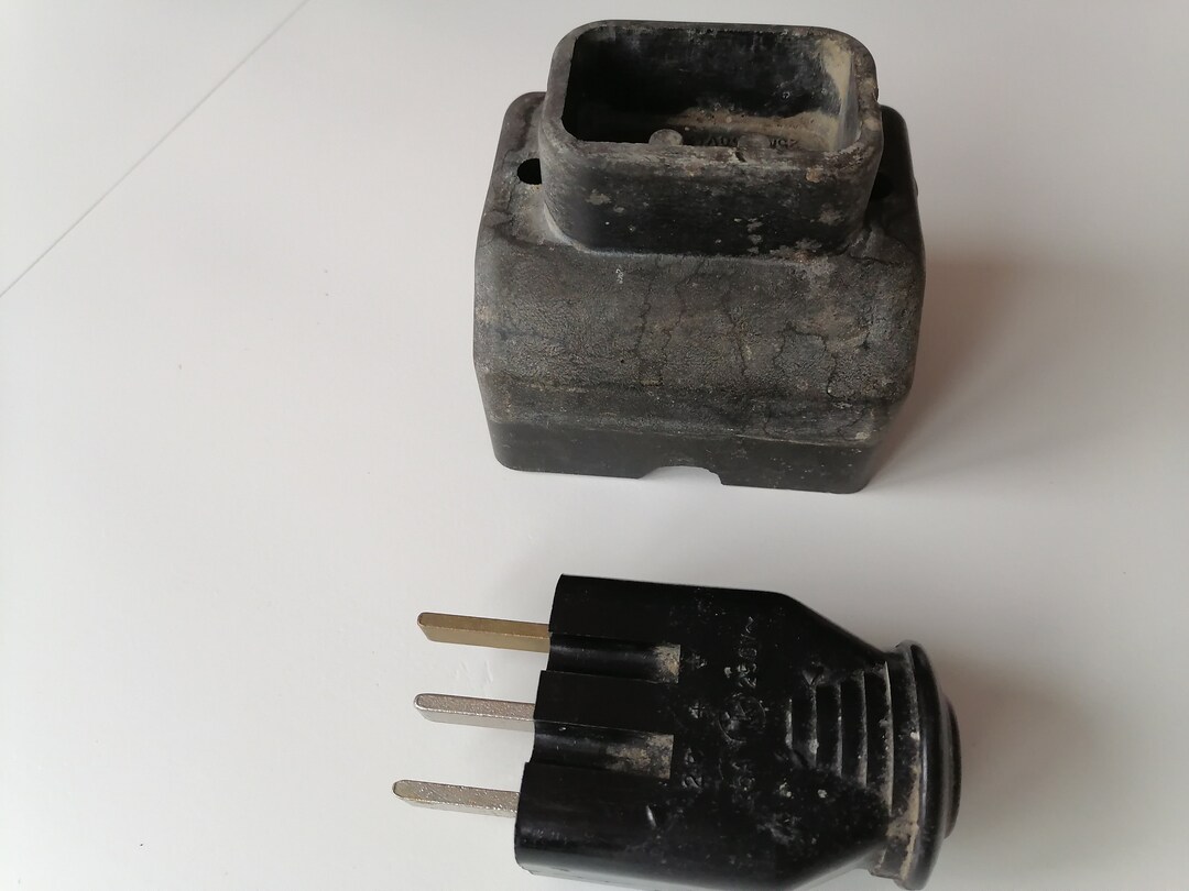 Vintage Electrical Socker, Mono-phase Socket, Mono-phase Plug, 25A 250V ...