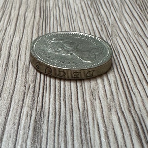 Rare Mint 1983 Royal Arms Queen Elizabeth II United Kingdom One Pound ...