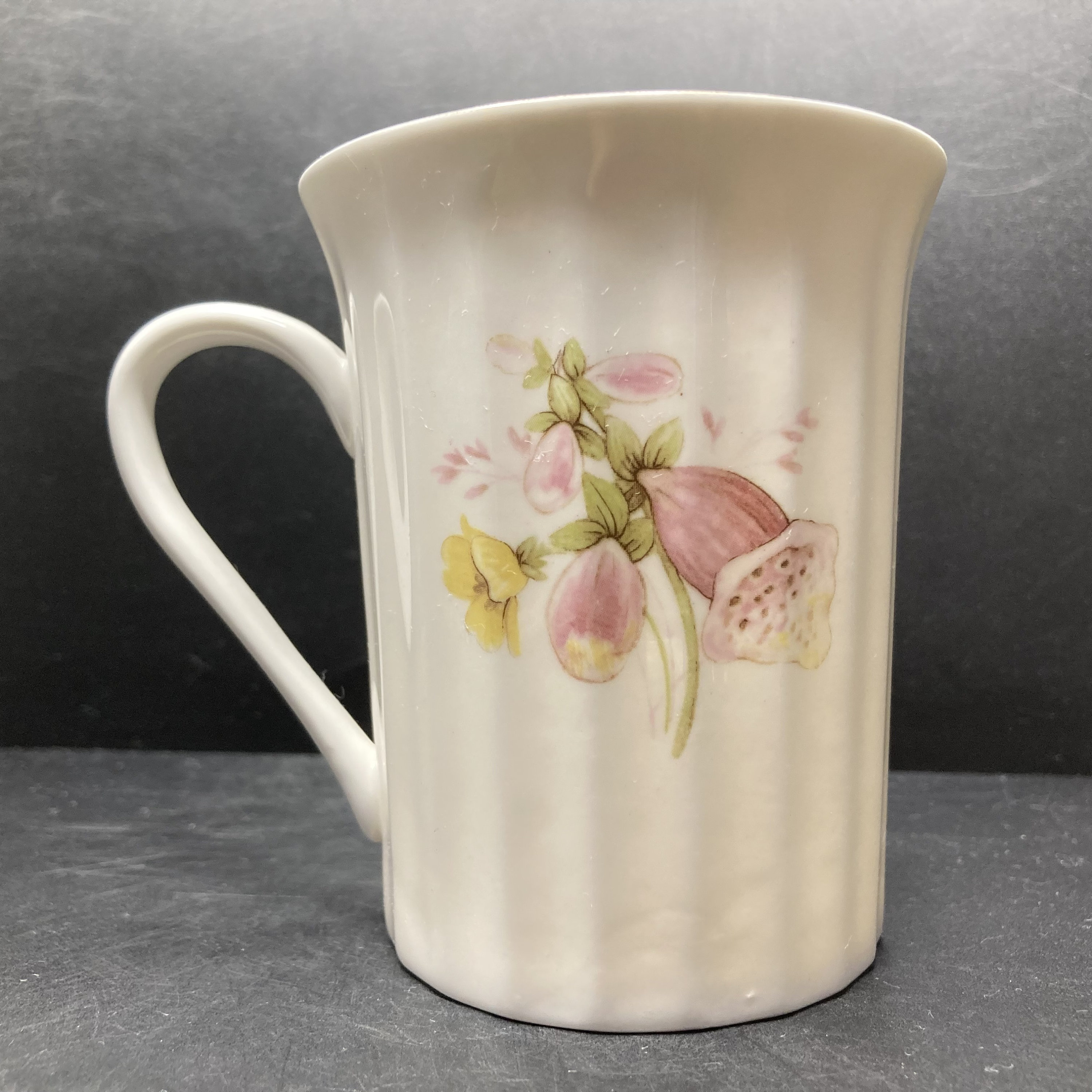 Vintage Polly-anna Foxgloves Dog Rose & Buttercups Floral Faceted Fine ...