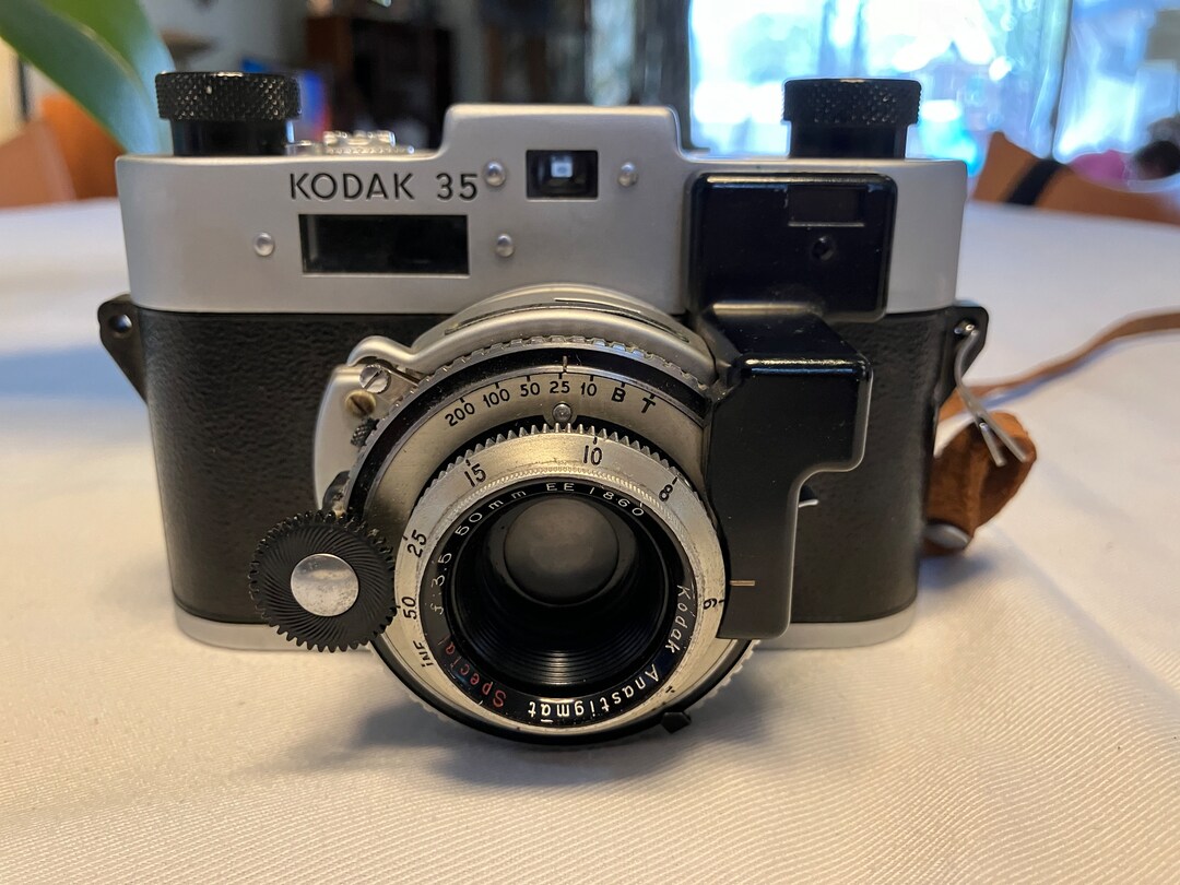 Vintage Late 1940's Kodak 35 Rangefinder 35mm Film Camera. Sold as a ...