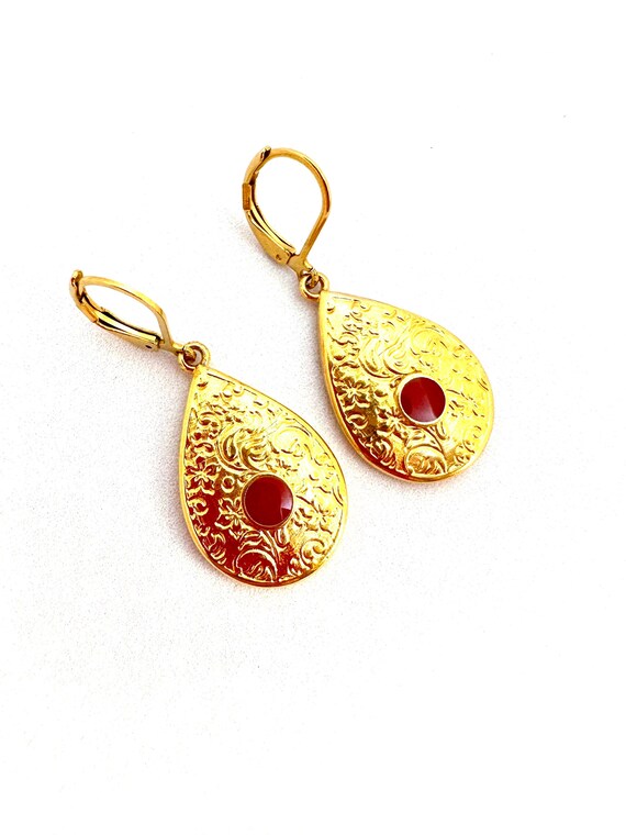 Redeye earrings store
