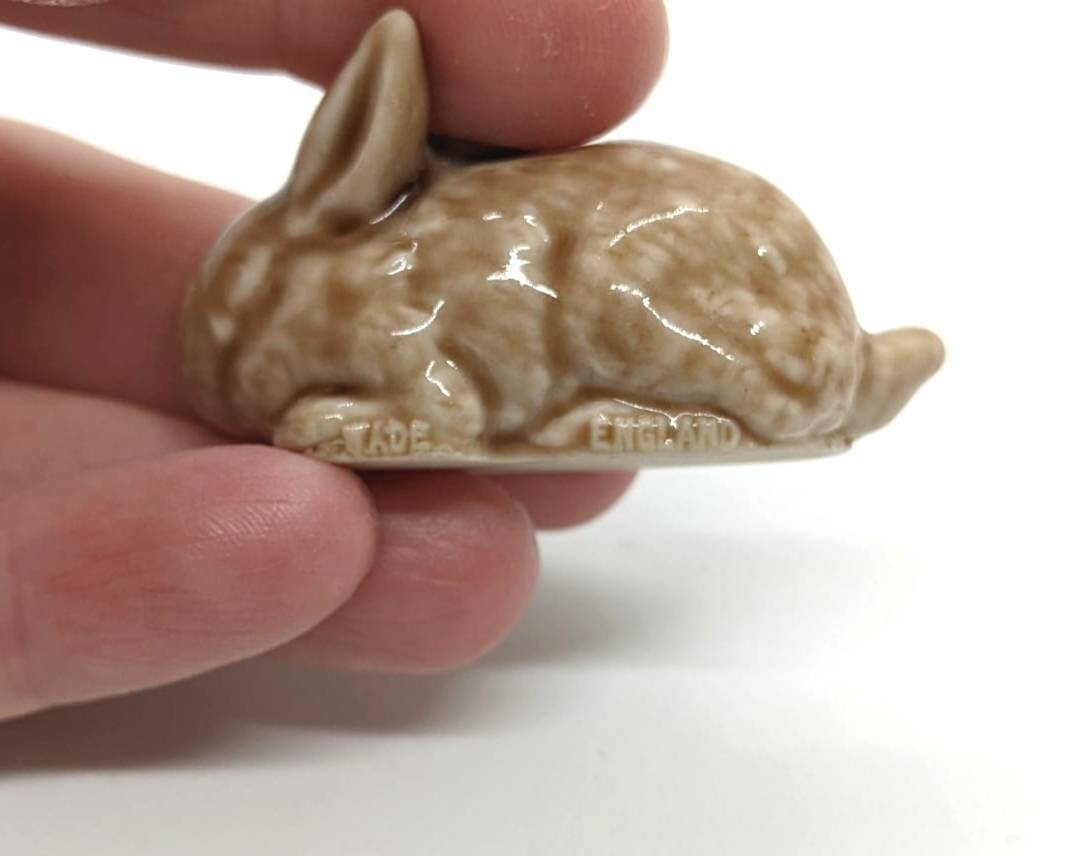 Vintage Wade Rabbit Ornament in Brown and Cream Glazed Ceramic, Vintage ...