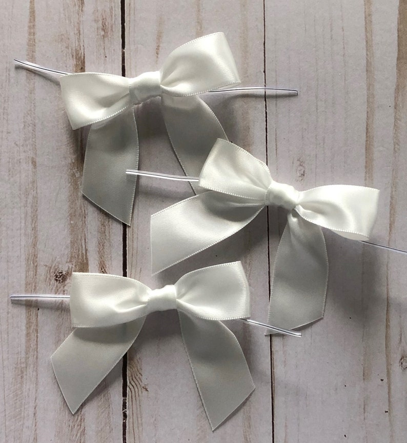 20 White Satin Bows Small White Party Favor Bow Wedding - Etsy
