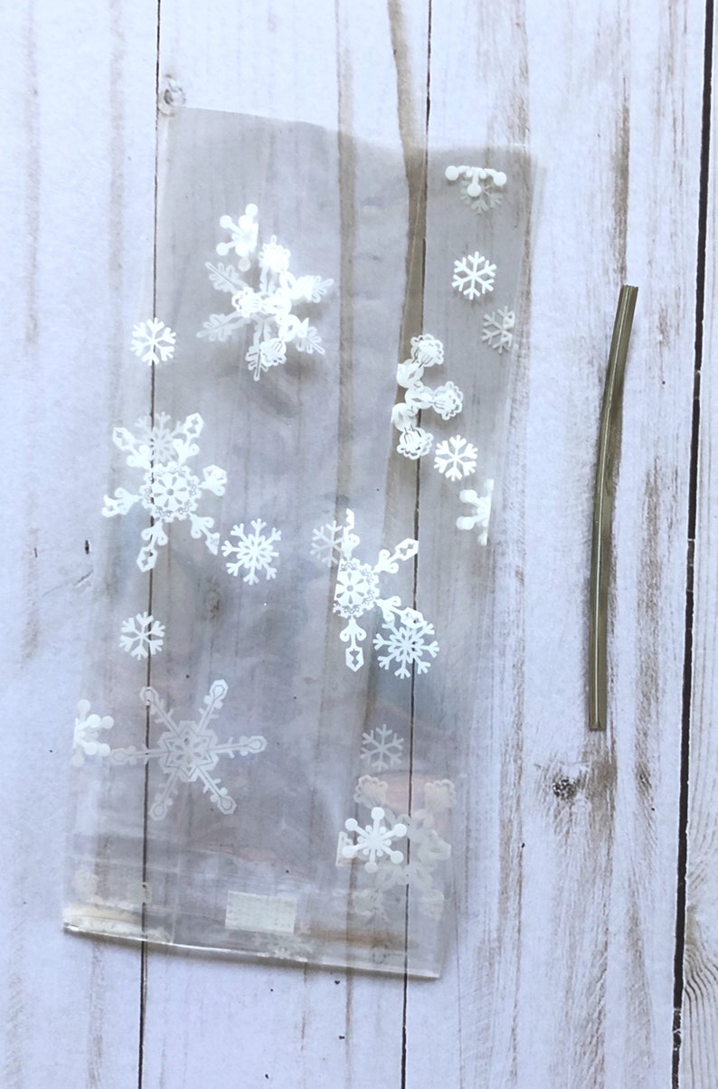20 Snowflake Party Favor Bags Winter Treat Bags Goodie Bag | Etsy