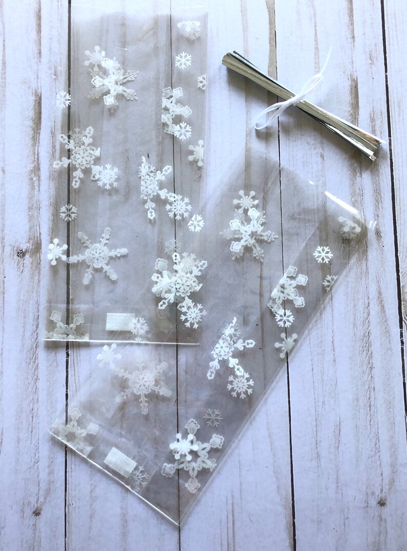 20 Snowflake Party Favor Bags Winter Treat Bags Goodie Bag | Etsy