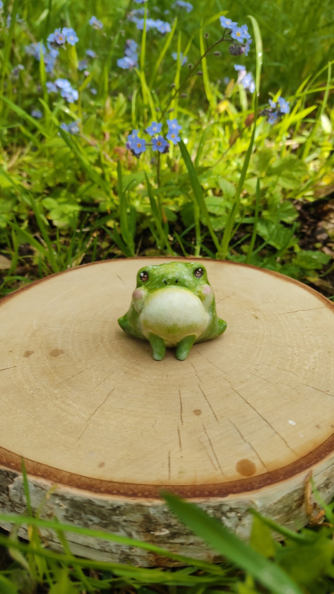 Mimi Pippin Mini Frog Statuette - Etsy