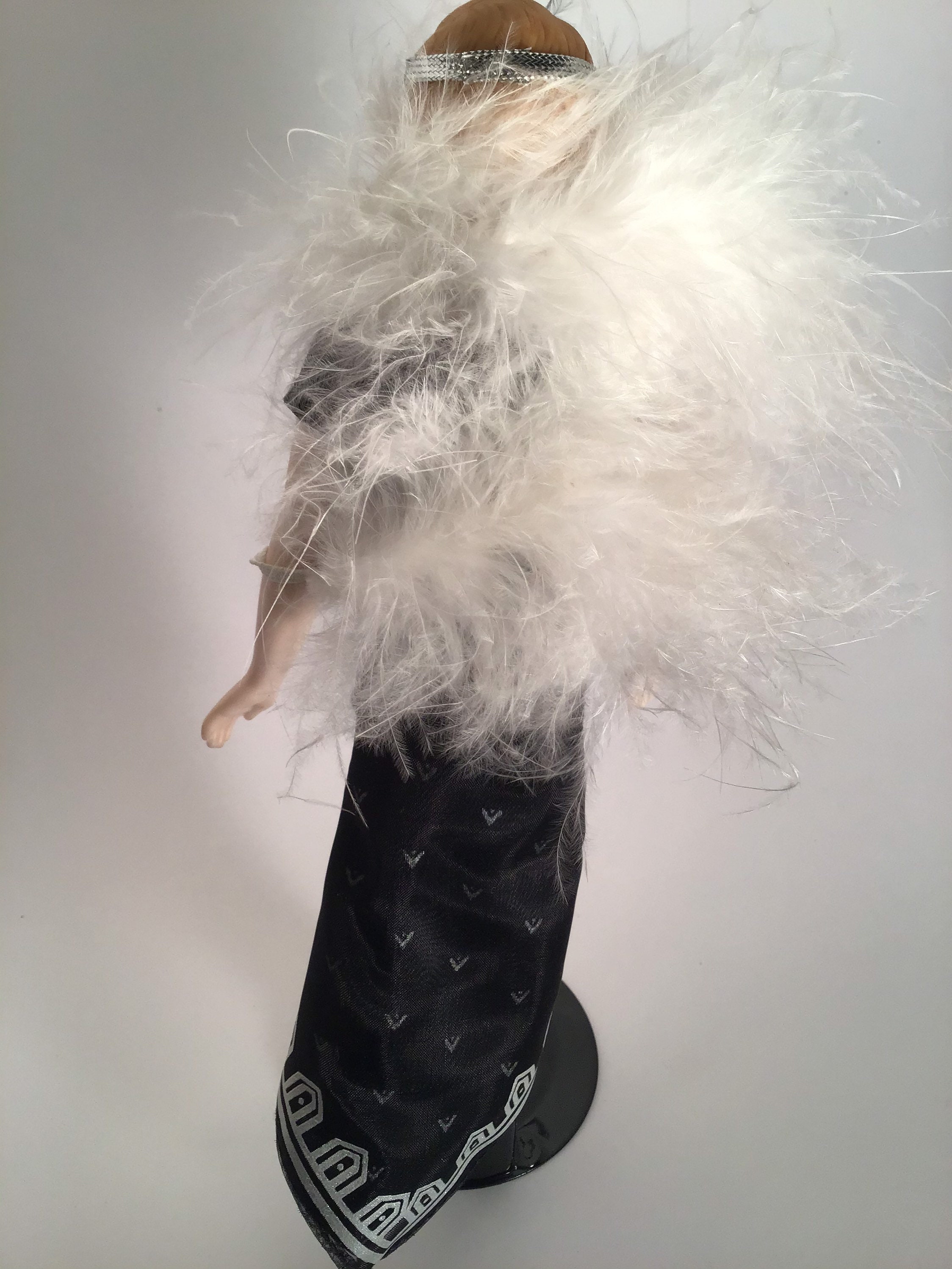 Avon Roaring 20’s Doll. Porcelain Head, Arms and Feet. Complete With ...