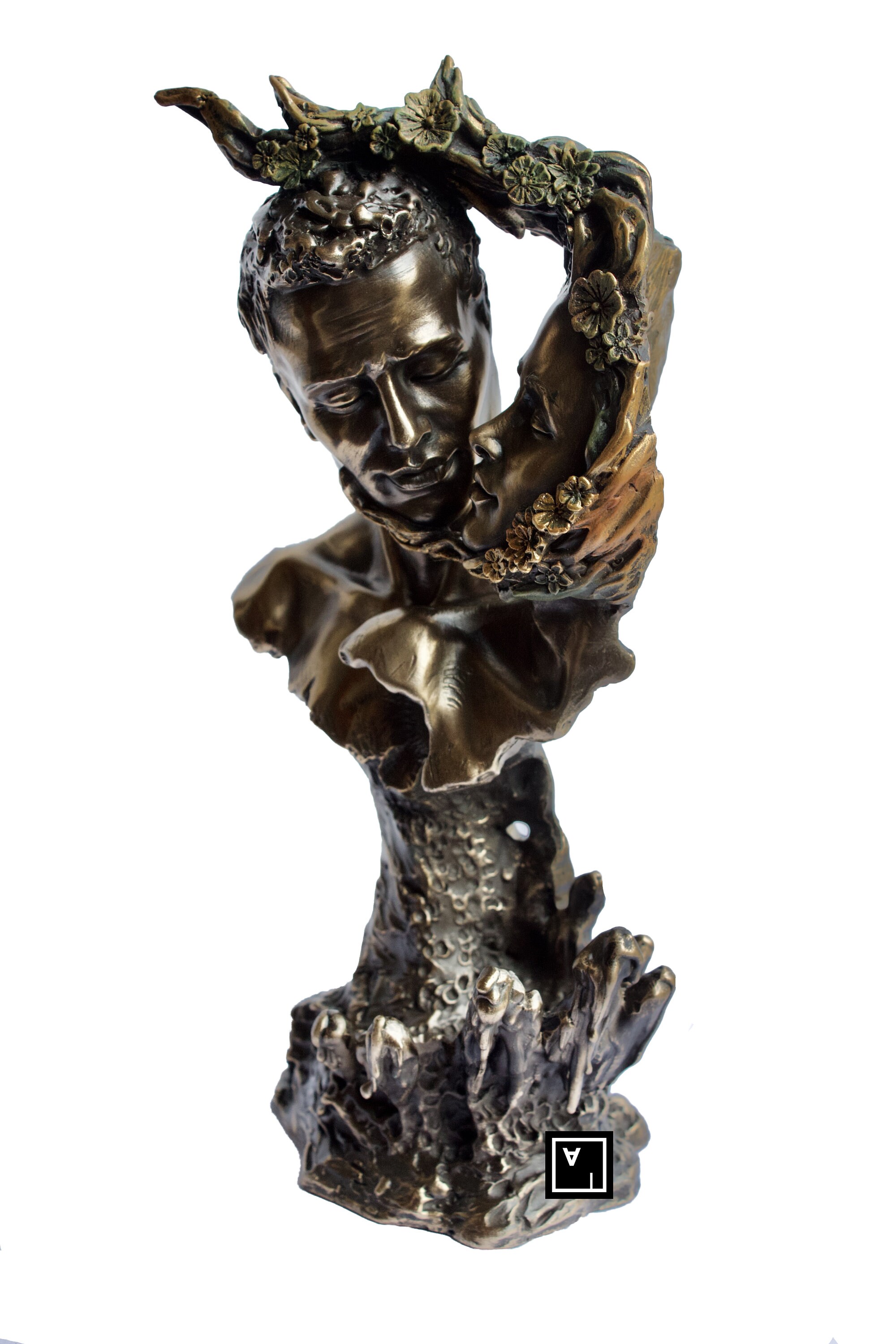 Goodbye Kiss Statue. | Etsy