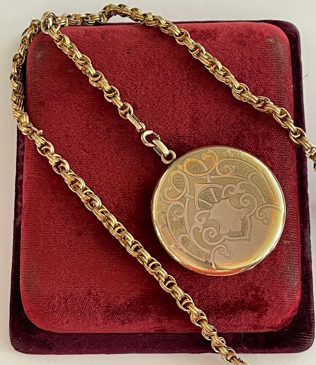 Edwardian Gold Shell Locket Necklace: Elgin American Keepsake Jewelry ...