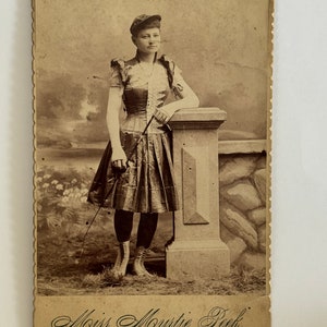Myrtie Peek: 1880s Champion Horse Rider Cabinet Card - Etsy