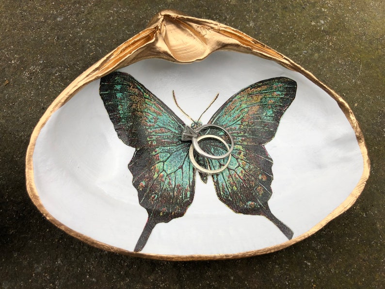 Clam Shell Ring Dish Seashell Jewelry Trinket Bowl Decoupage - Etsy Clam Shell Ring Dish Seashell Jewelry Trinket Bowl Decoupage - Etsy