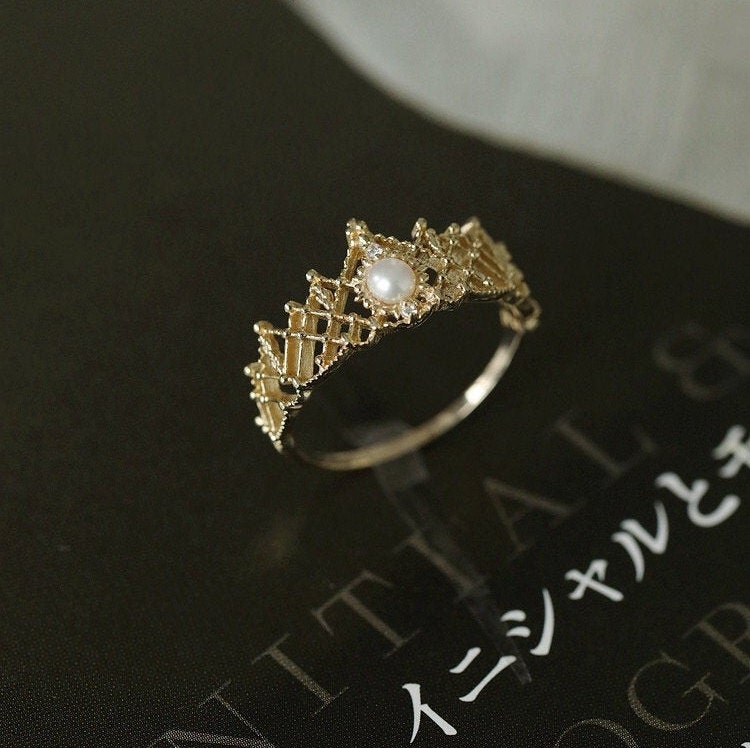 Vintage Crown Ring, Pearl Crown Ring, Dainty Pearl Wedding Ring, Crown ...