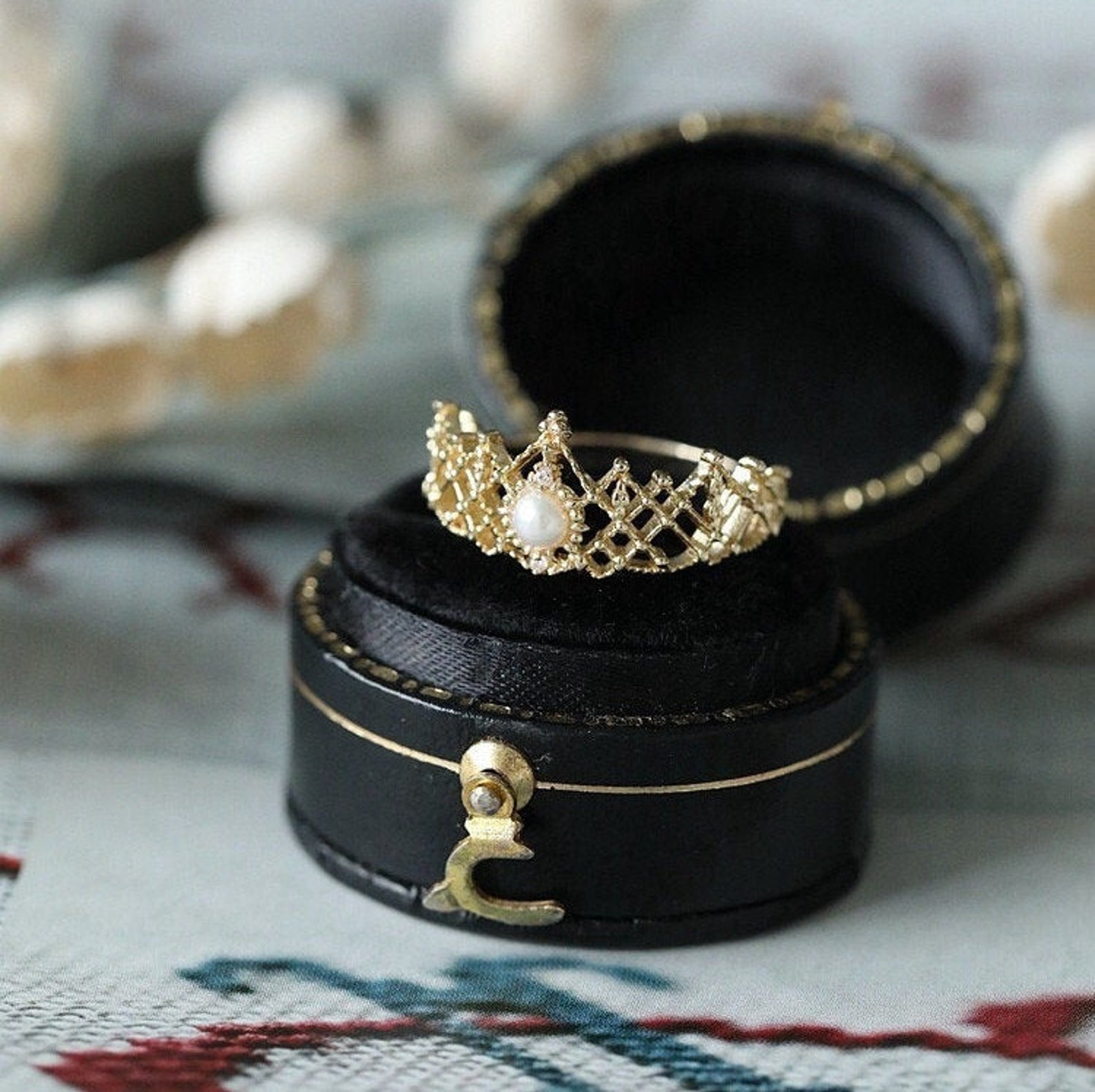 Vintage Crown Ring, Pearl Crown Ring, Dainty Pearl Wedding Ring, Crown ...