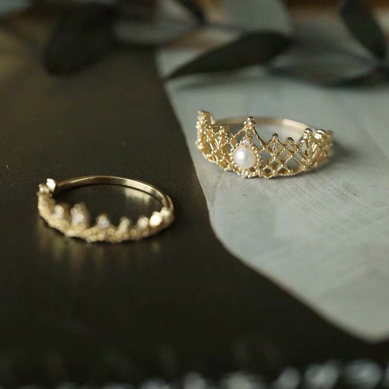 Vintage Crown Ring, Pearl Crown Ring, Dainty Pearl Wedding Ring, Crown ...