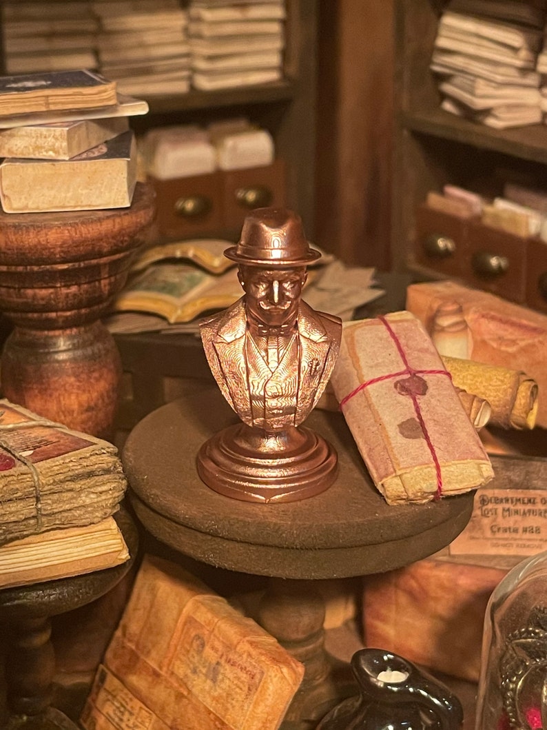 Lost Miniatures - Hercule Poirot Copper Bust Statue - 1/12 Scale ...