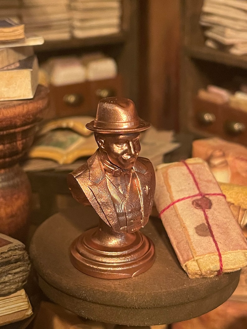 Lost Miniatures - Hercule Poirot Copper Bust Statue - 1/12 Scale ...