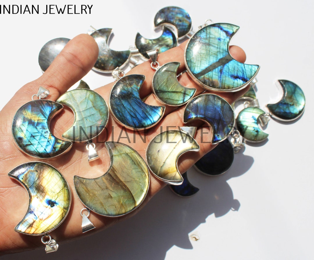Natural Crescent Moon Shaped Labradorite Gemstone Pendant / Wholesale ...