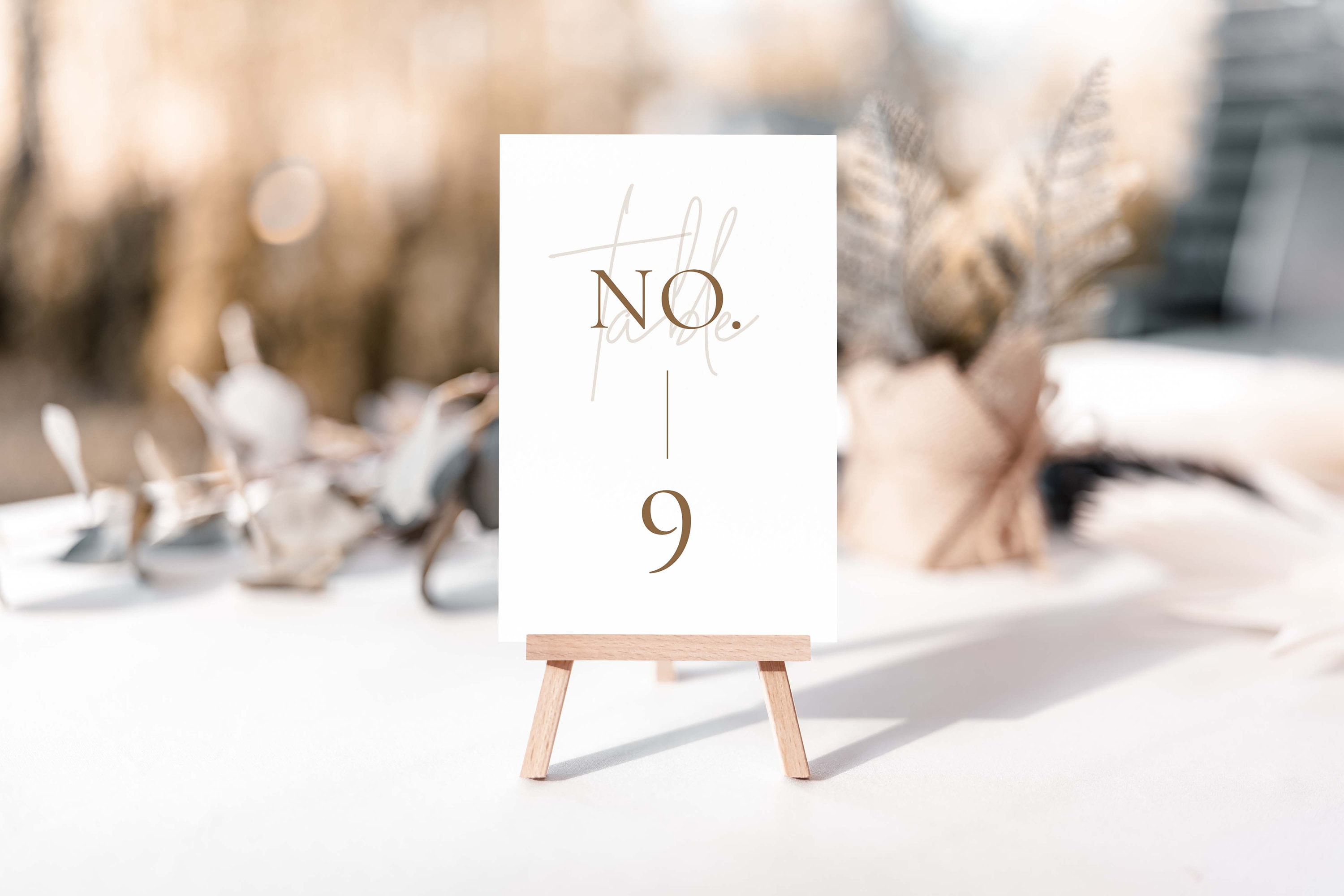 Plantilla clásica de números de mesa editables en beige y - Etsy España
