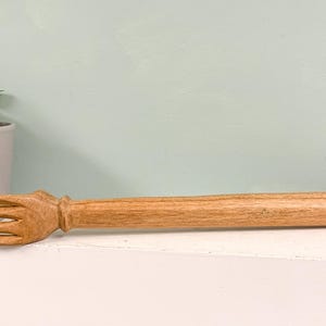 Wooden Hand Back Scratcher Brown or Natural Fair Trade Wooden Carvings ...