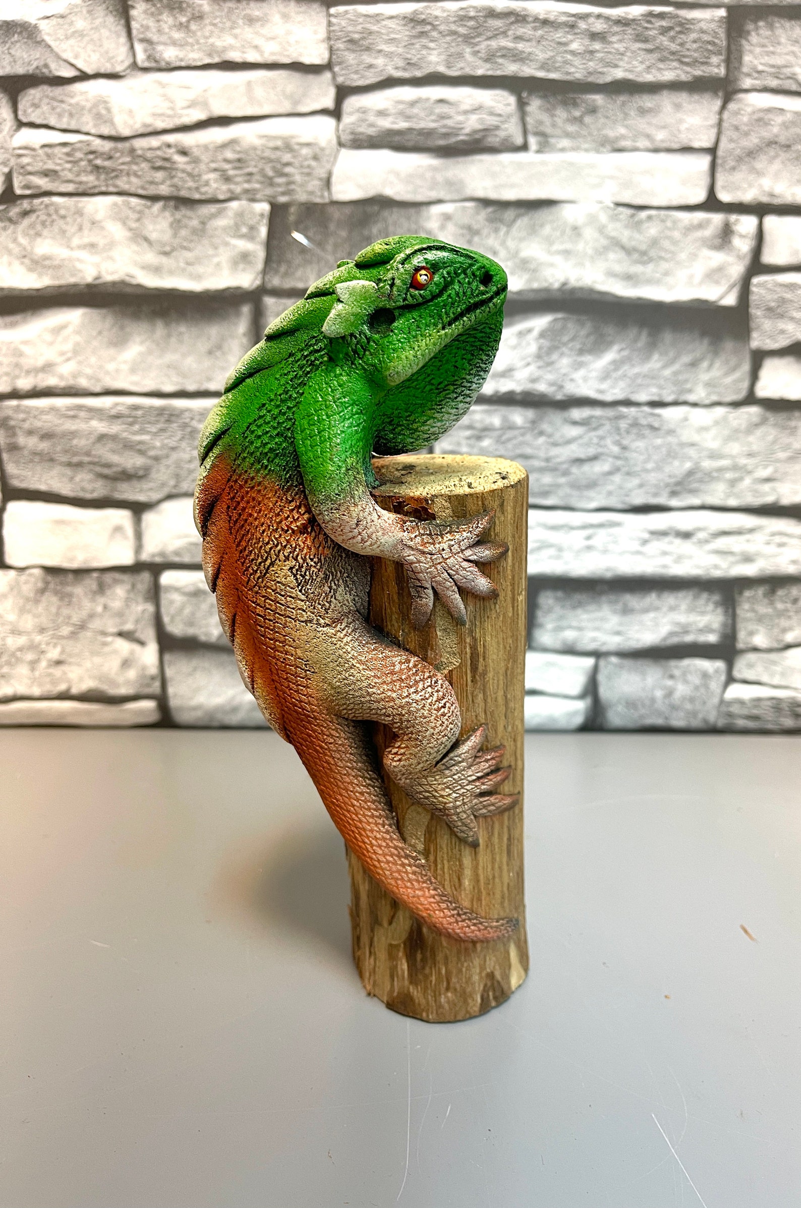 Iguana Statue Sculpture Ornament Figure on Wood Fair Trade Home Decor ...