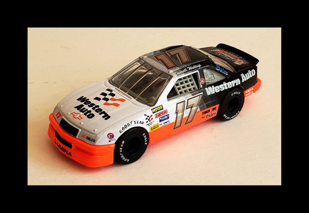1992 Darrell Waltrip NASCAR Chevy Stock Car 1/64 Scale Racing Champions ...