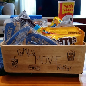 GAME NIGHT BOX, Family Game Night, Gift for the Family. Family Fun ...