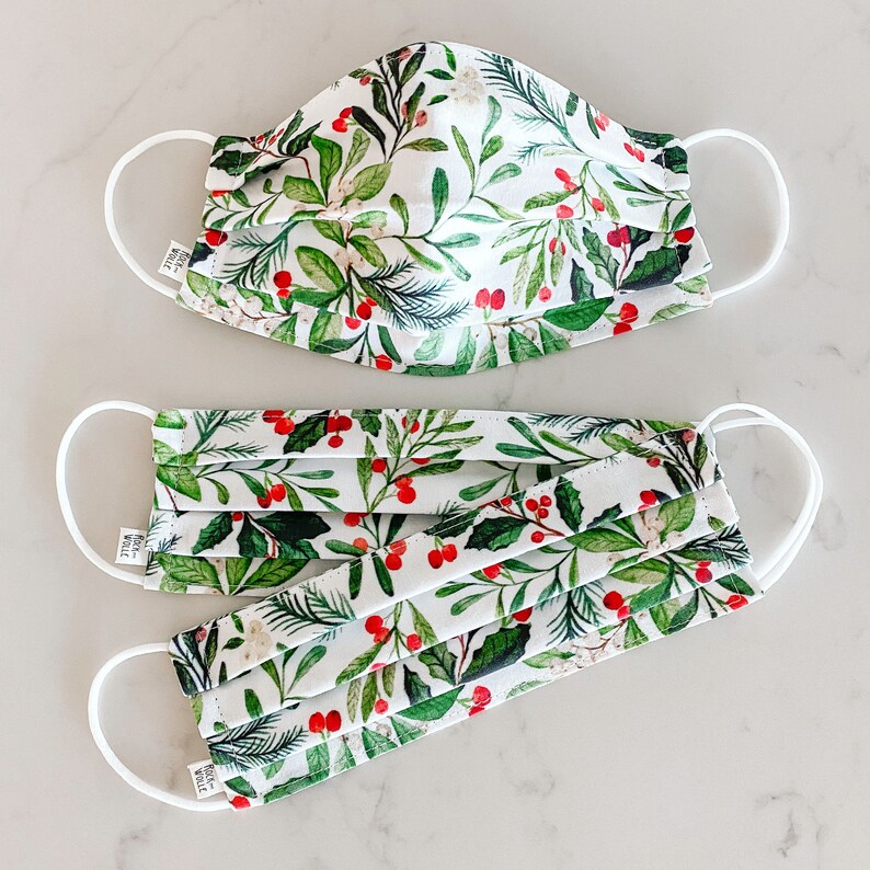 Custom Sizing / Mistletoe Holly Floral Face Mask / 100% Cotton - Etsy