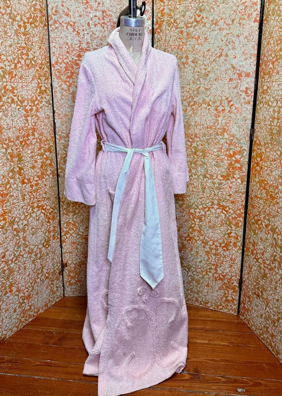 Adonna chenille robe size - Gem