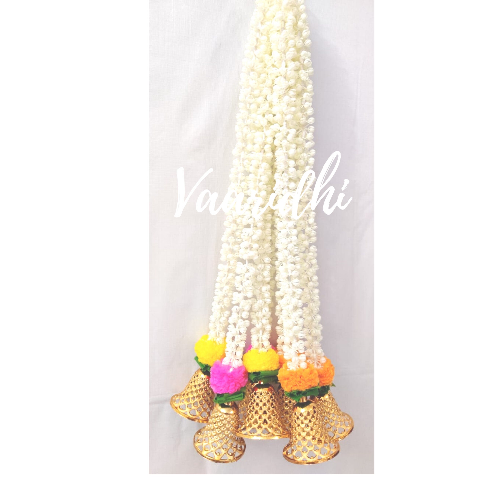 Mogra Garlands 5ft Long With Marigold Flower & Pan Patta for Wedding ...