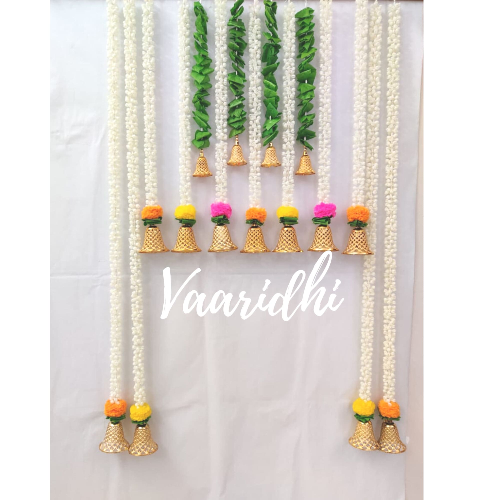 Mogra Garlands 5ft Long With Marigold Flower & Pan Patta for Wedding ...