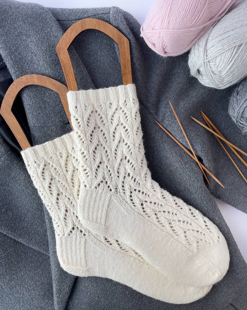 Easy Sock Knitting PATTERN Knitting Socks for Beginners Knit | Etsy