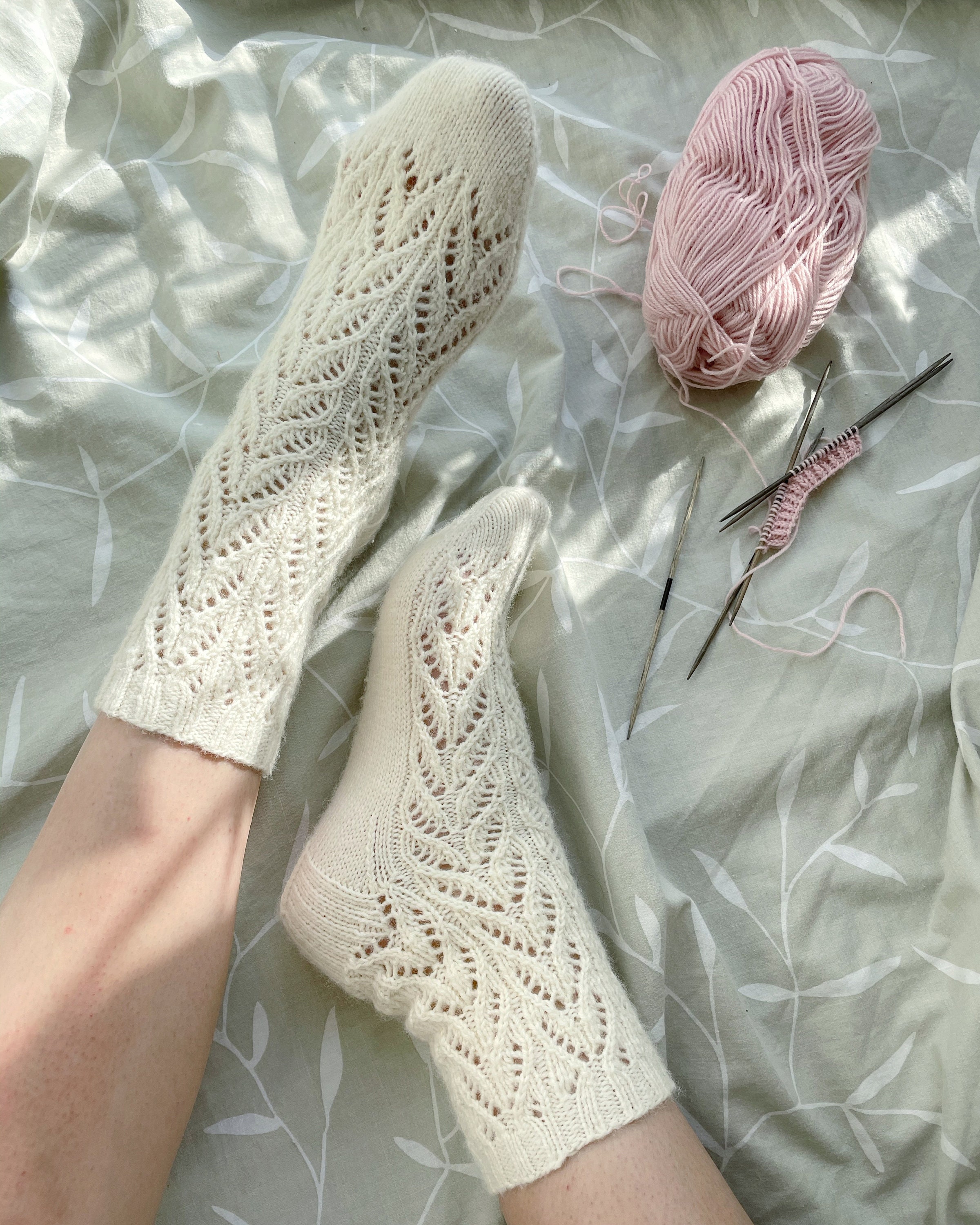 Set of 2 KNITTING PATTERNS Wool socks Cute socks Christmas | Etsy