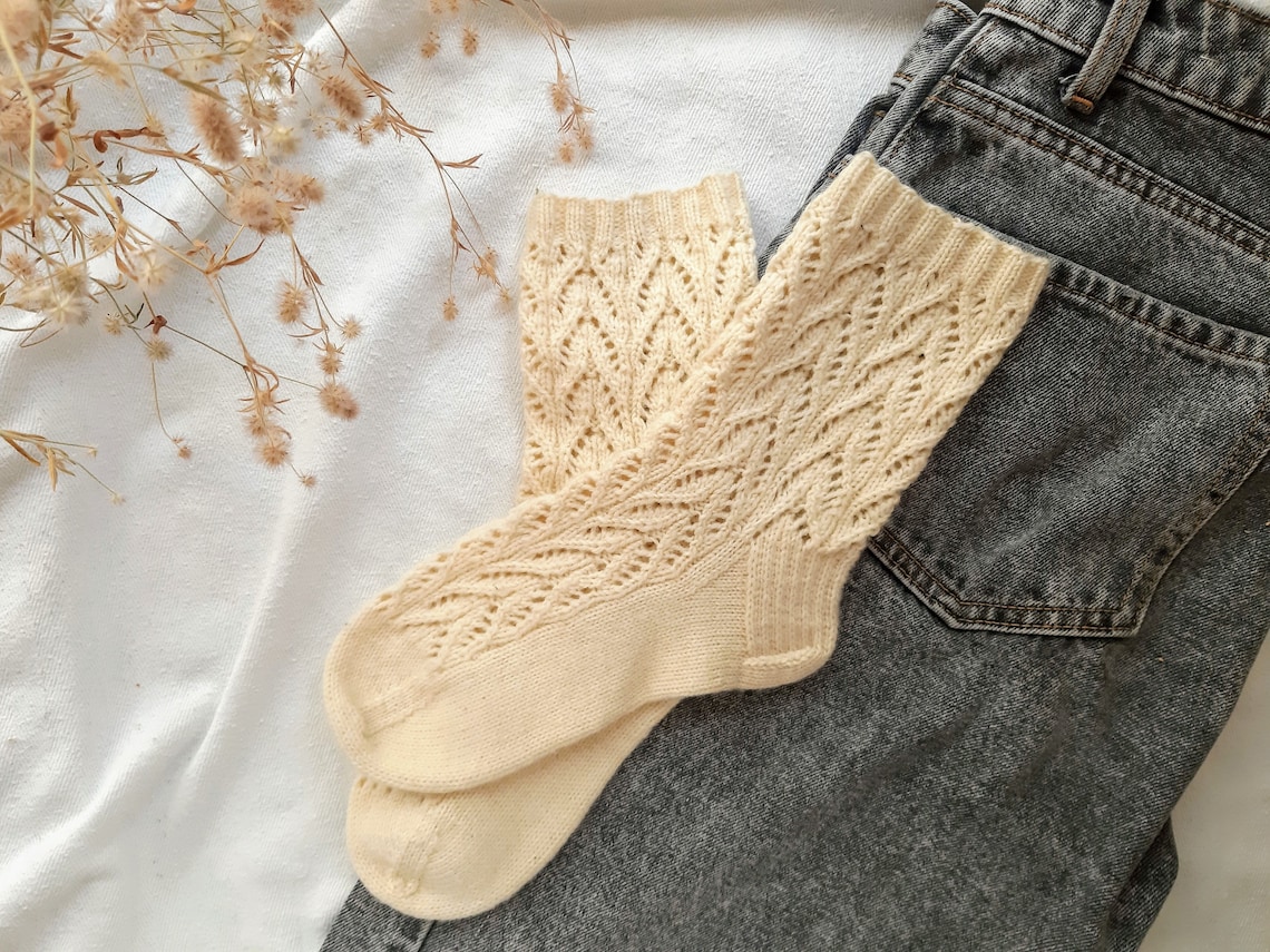 Set of 2 KNITTING PATTERNS Wool socks Cute socks Christmas | Etsy