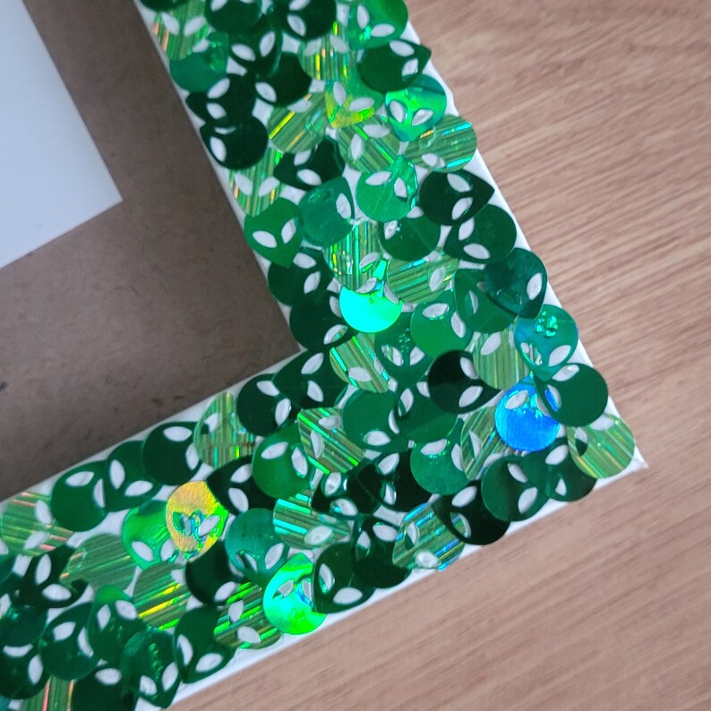 Green Alien Face Confetti Square Photo Frame 5 X 5 Inches - Etsy UK