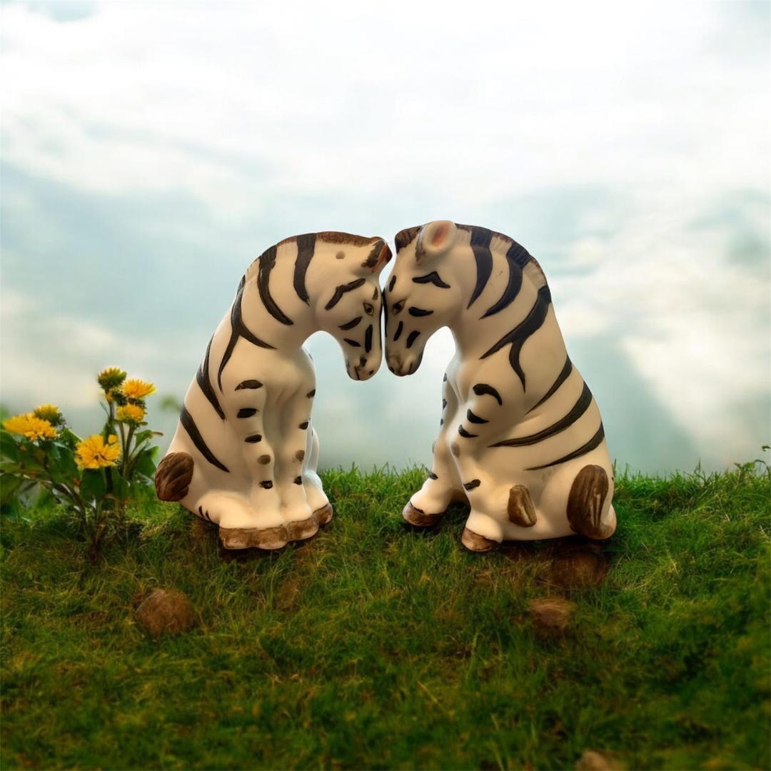 Vintage 1989 Franklin Mint Noah's Ark Zebra Salt and Pepper Shaker Set ...