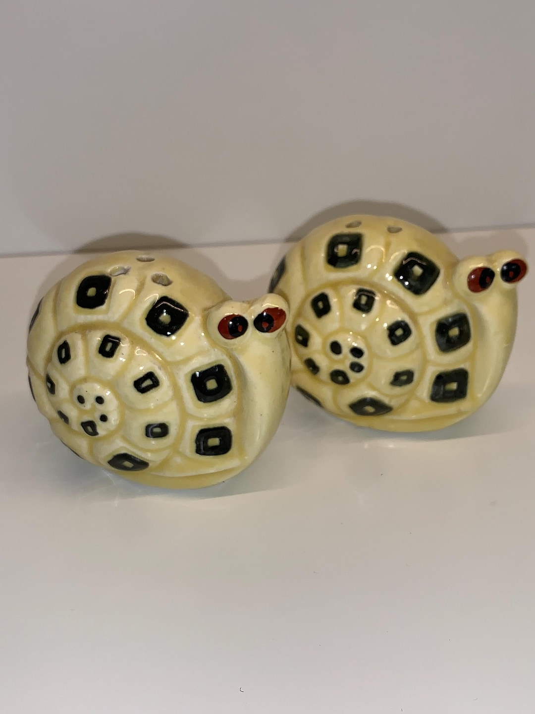 Vintage 1980's Snail Salt and Pepper Shakers - Etsy