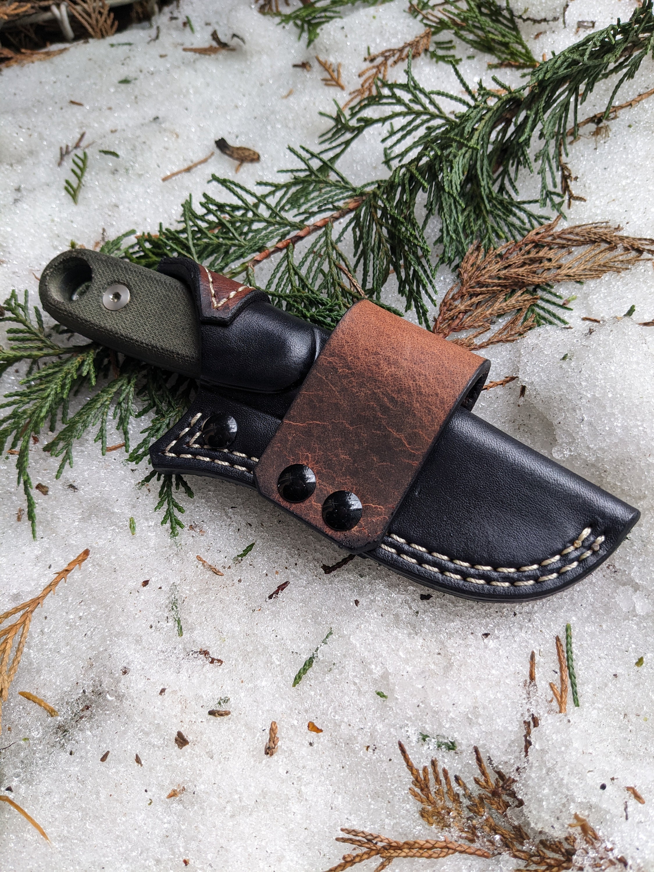 Esee Izula 2 leather scout sheath. Scout Ant design