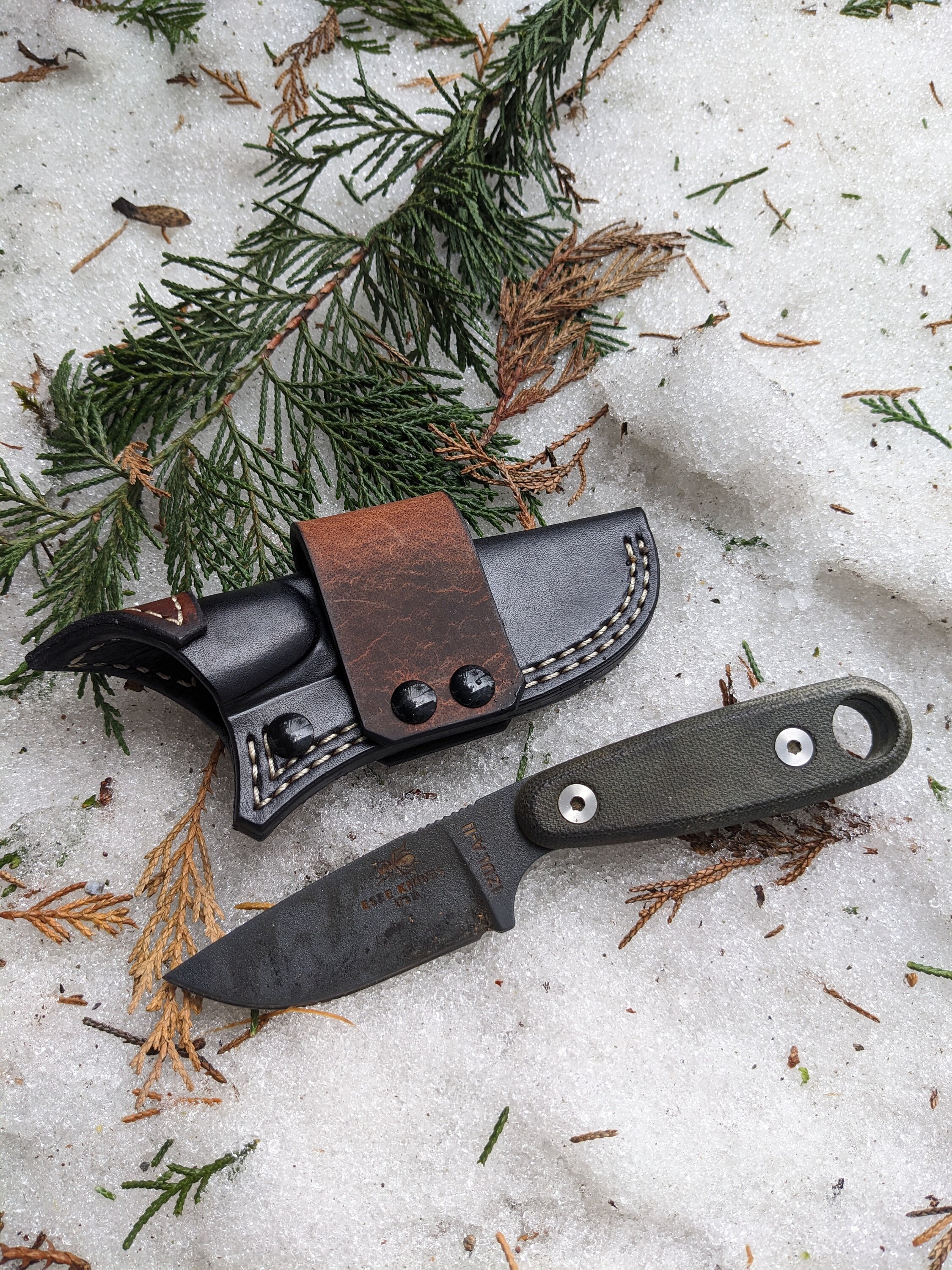 Esee Izula 2 leather scout sheath. Scout Ant design